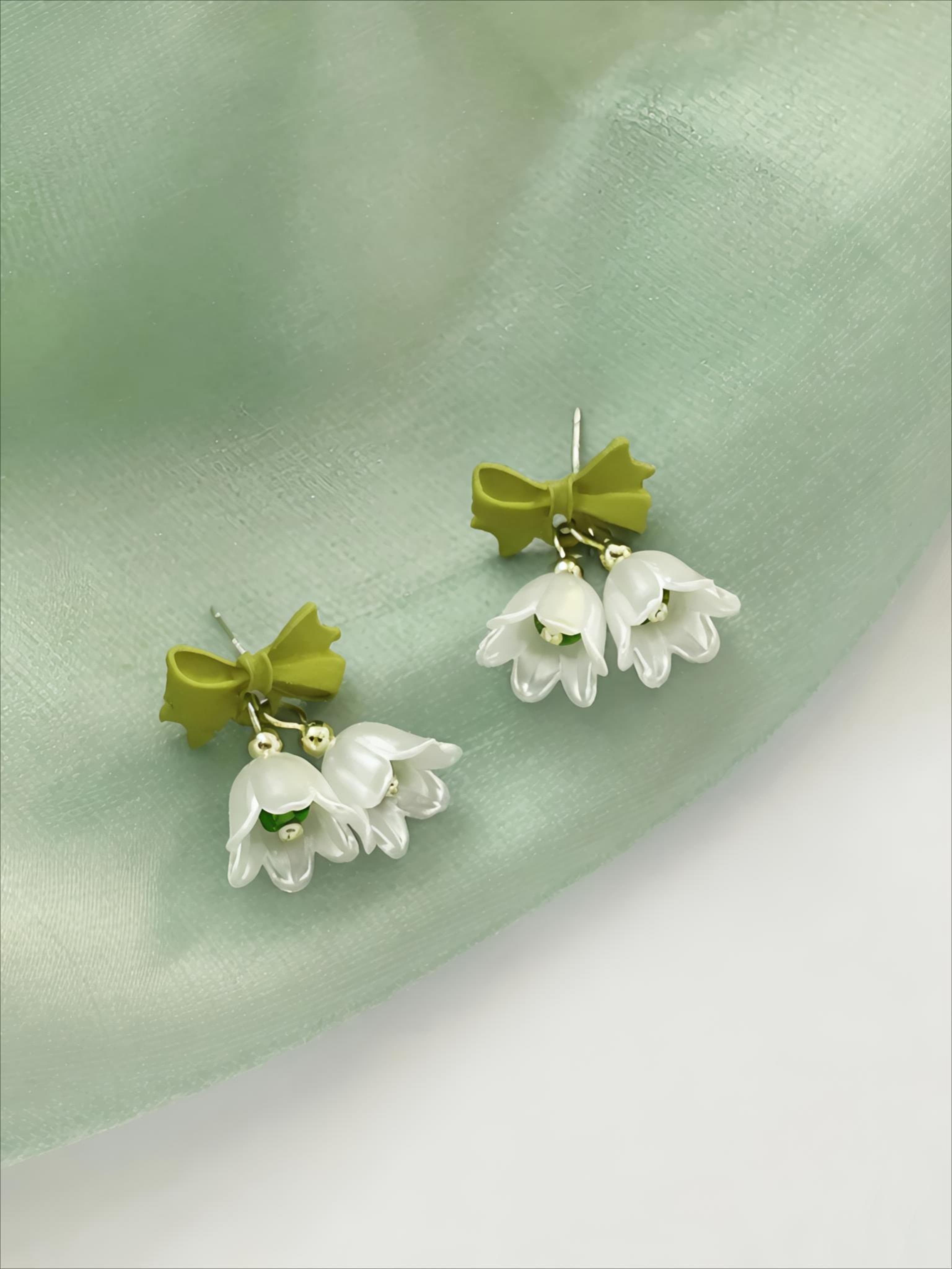 Lilly Belle Drops – Ivory Dreams
